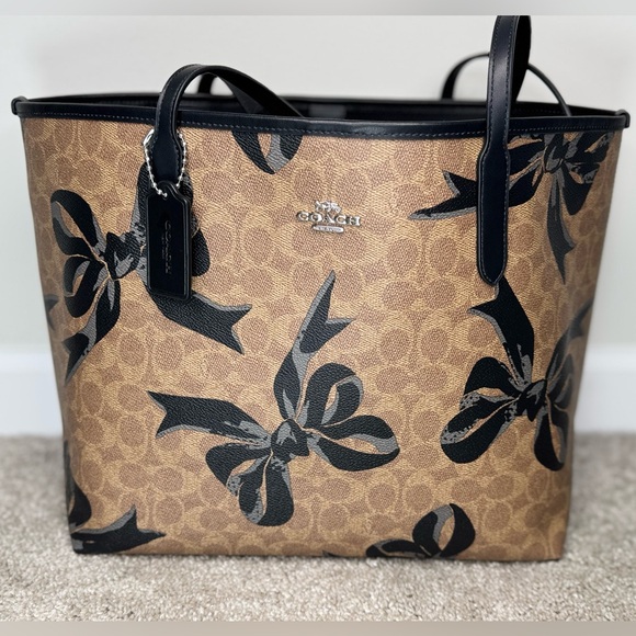 Coach | Bags | Nwt Coach City Tote Bag In Signature Canvas With Bow ...